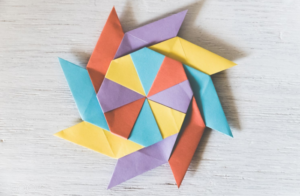 15+ Cara Membuat Origami Beserta Gambarnya [Seni Melipat Kertas]