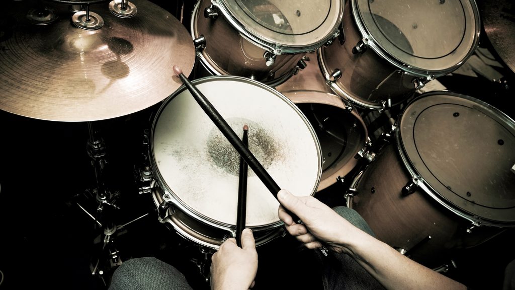 5 Alat Musik Modern Populer: Jenis, Ciri, dan Cara Memainkannya
