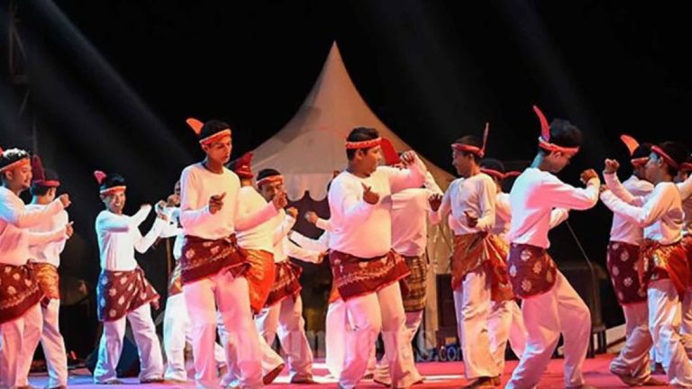 150+ Tarian Daerah Tradisional Nusantara Beserta Daerah Asalnya