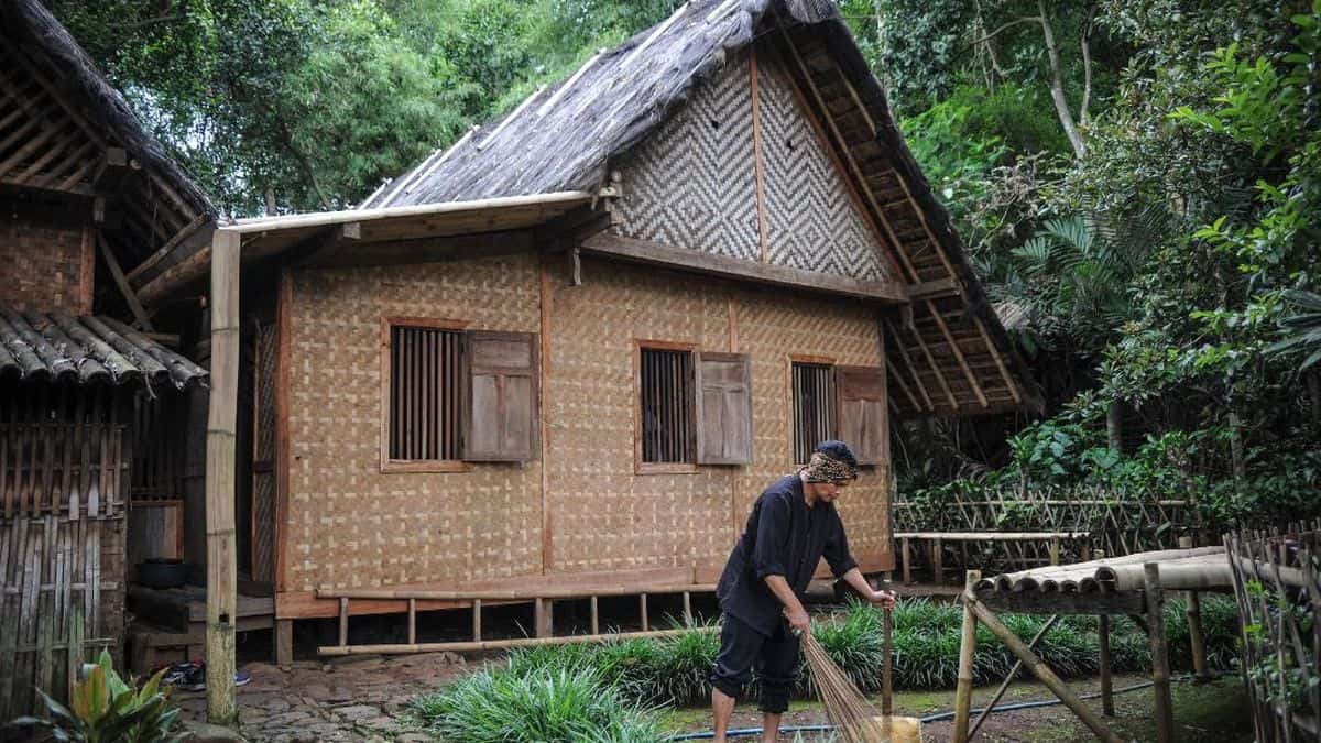 Mengenal Nama Rumah Adat Jawa Barat: Bentuk, Filosofi, dan Keunikan ...